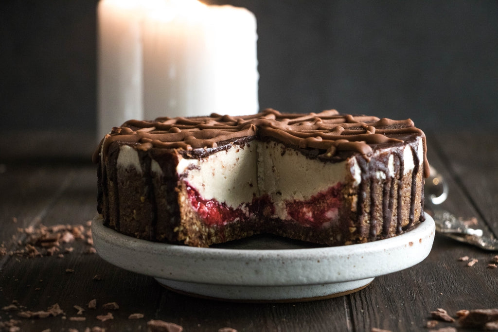 Vegan Raw Chocolate Cobweb Cheesecake Recipe | Vivo Life